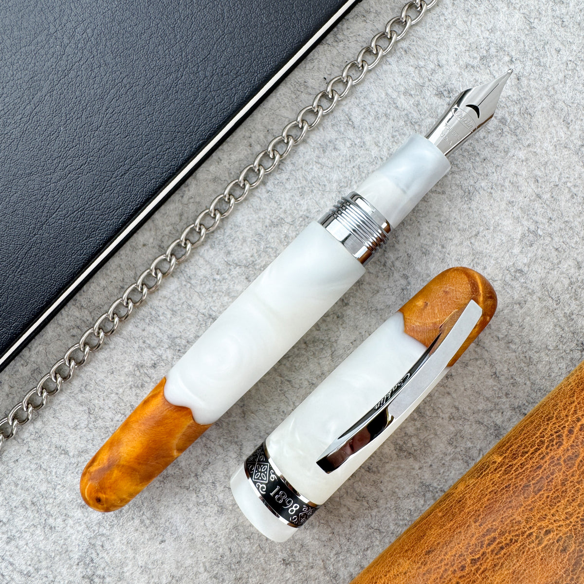 Conklin 1898 Spectra Fusion Fountain Pen - White Chrome (Limited Editi ...